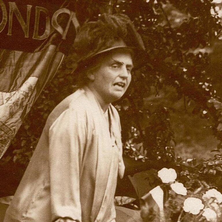 Eleanor Rathbone - a female politician who fought for women's rights ...